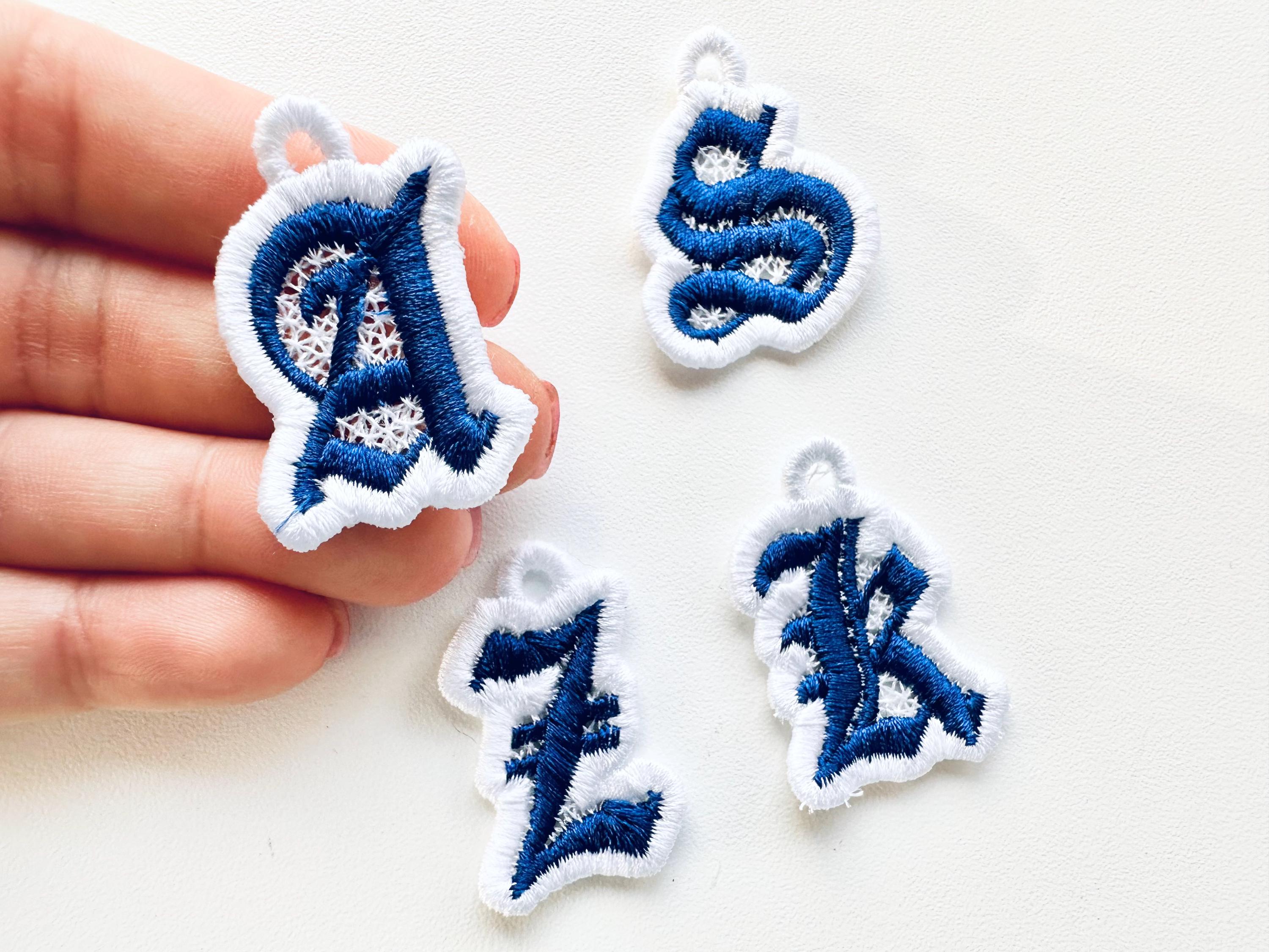 Old English Lace Font In-the-Hoop Embroidery Design – Artapli designs