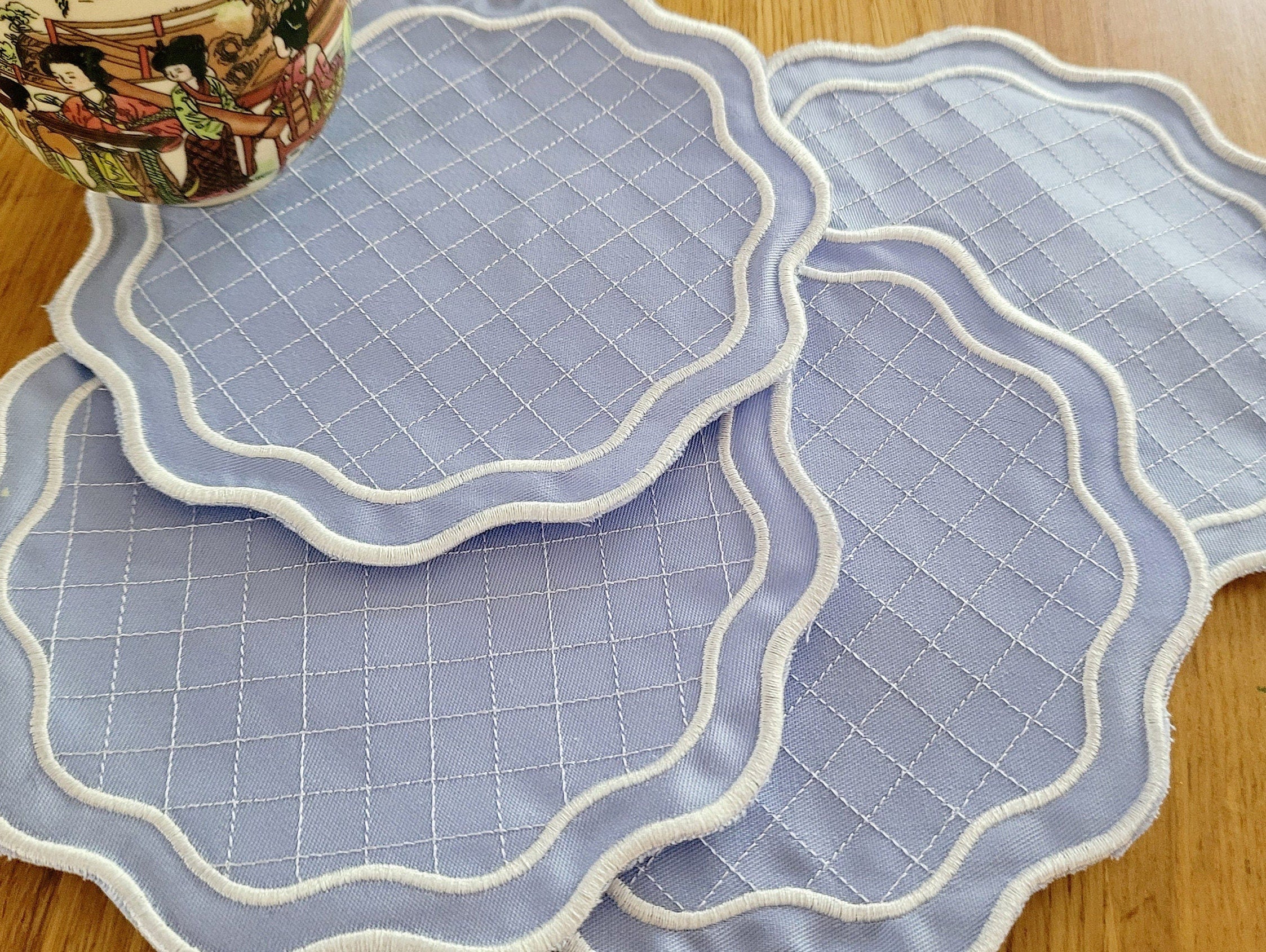 Scalloped Napkin Checkered Coaster Doily round shape in assorted sizes ...