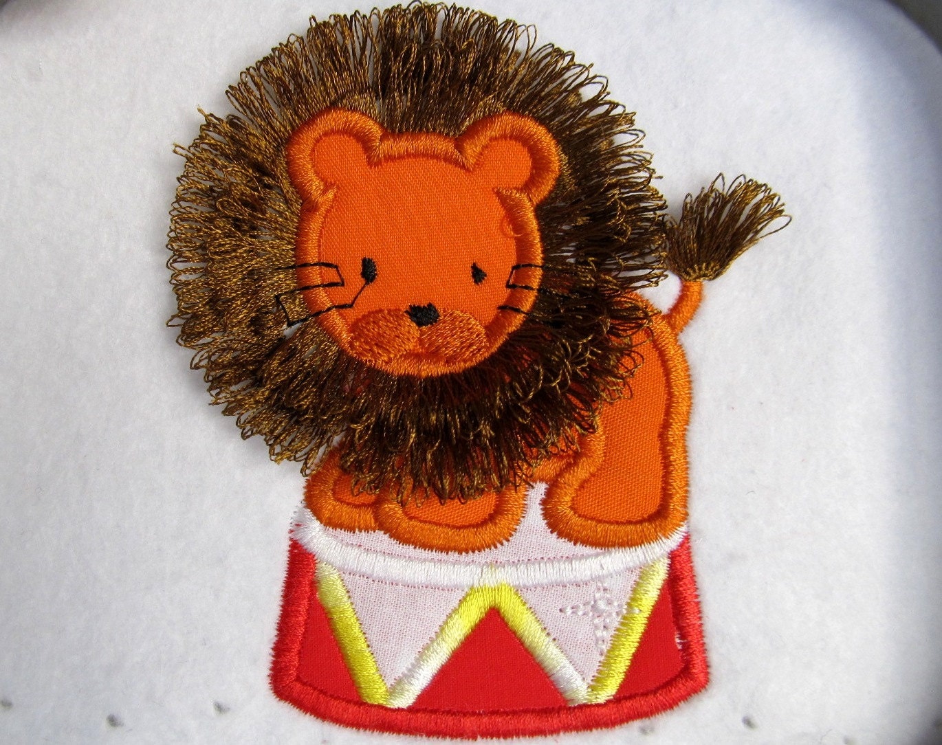 Lion from circus fringed fluffy mane applique fringe in the hoop kids ...