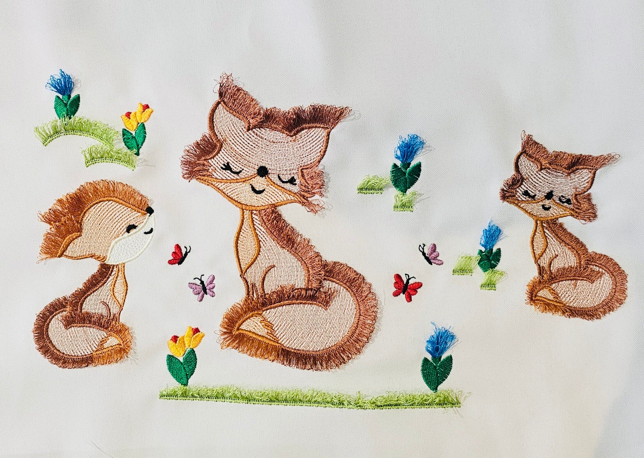 Two pretty Foxes light stitch fringed animal SET of 2 types little ...