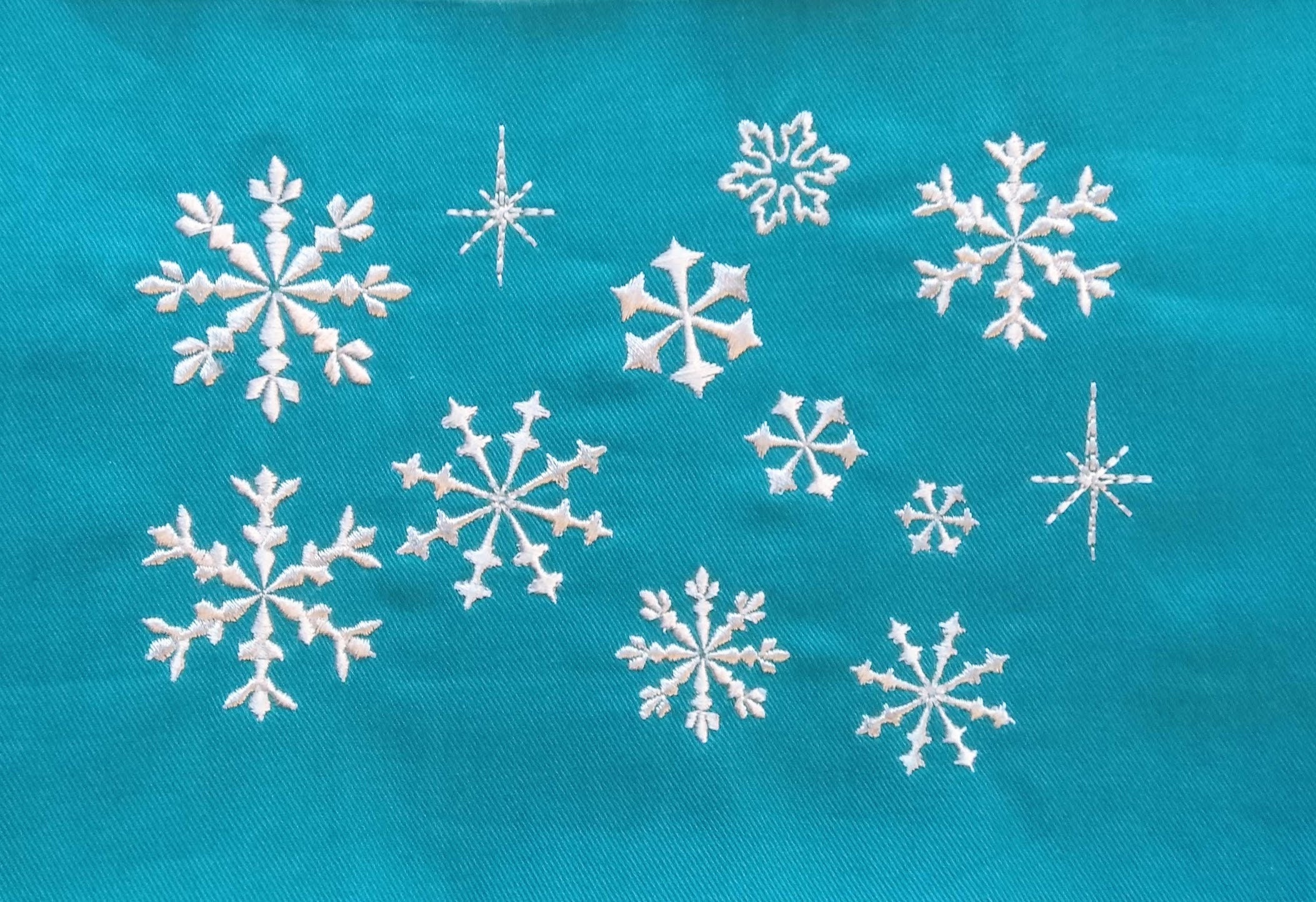 5 Snowflakes and 1 bling / sparkle - machine embroidery designs SET of ...